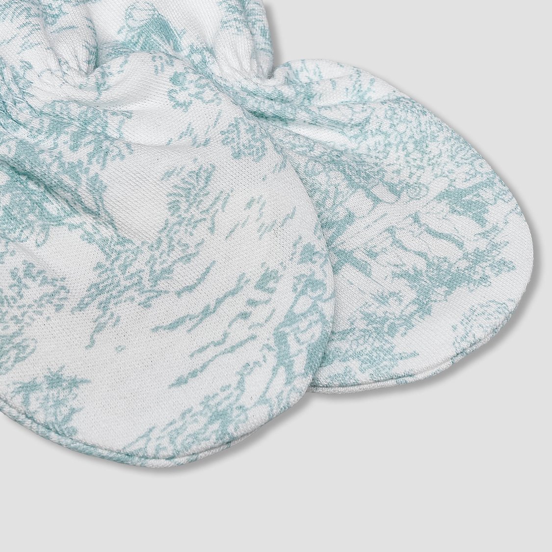 Buy Giggles Printed Mittens from Giggles at just INR 299.0